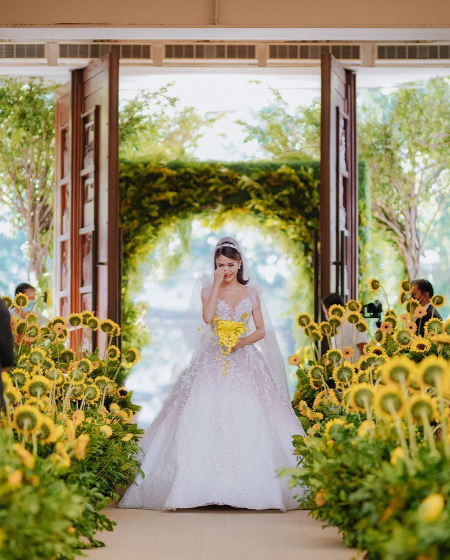 5 Details to Swoon Over Kris Bernal's Wedding - Inspirations PH