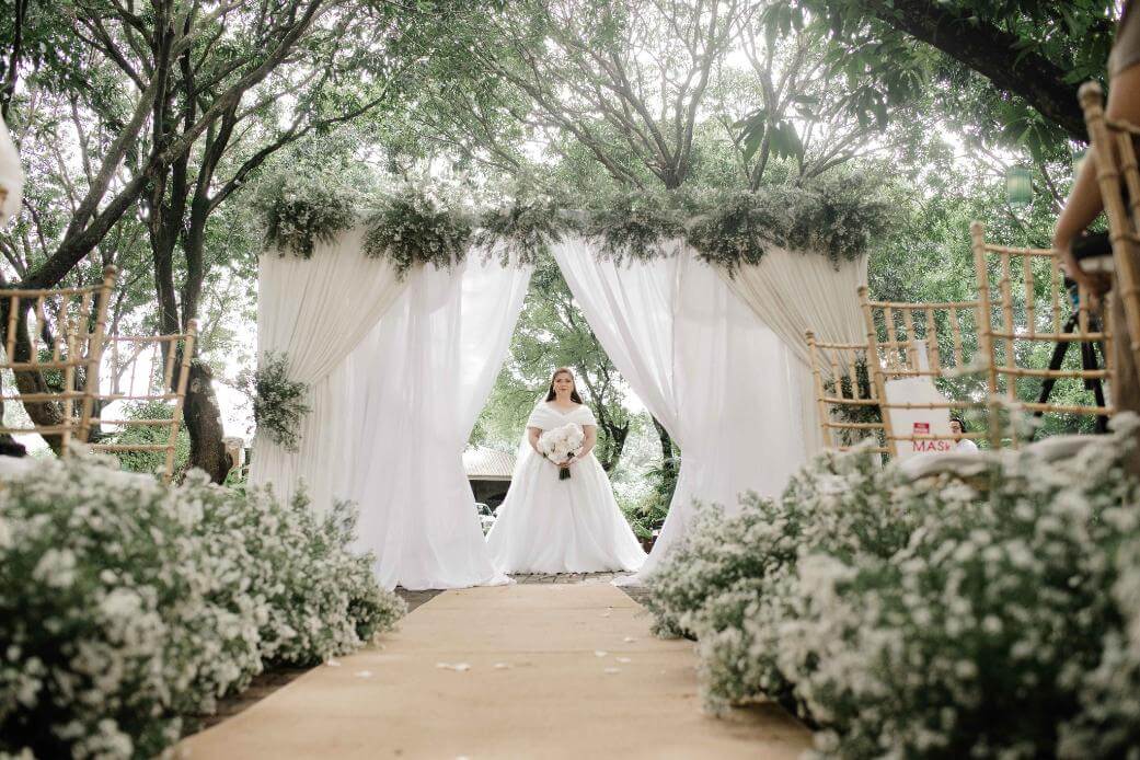 Love at the Perfect Time: The Gorgeous Garden Wedding of Mik and Lyka ...