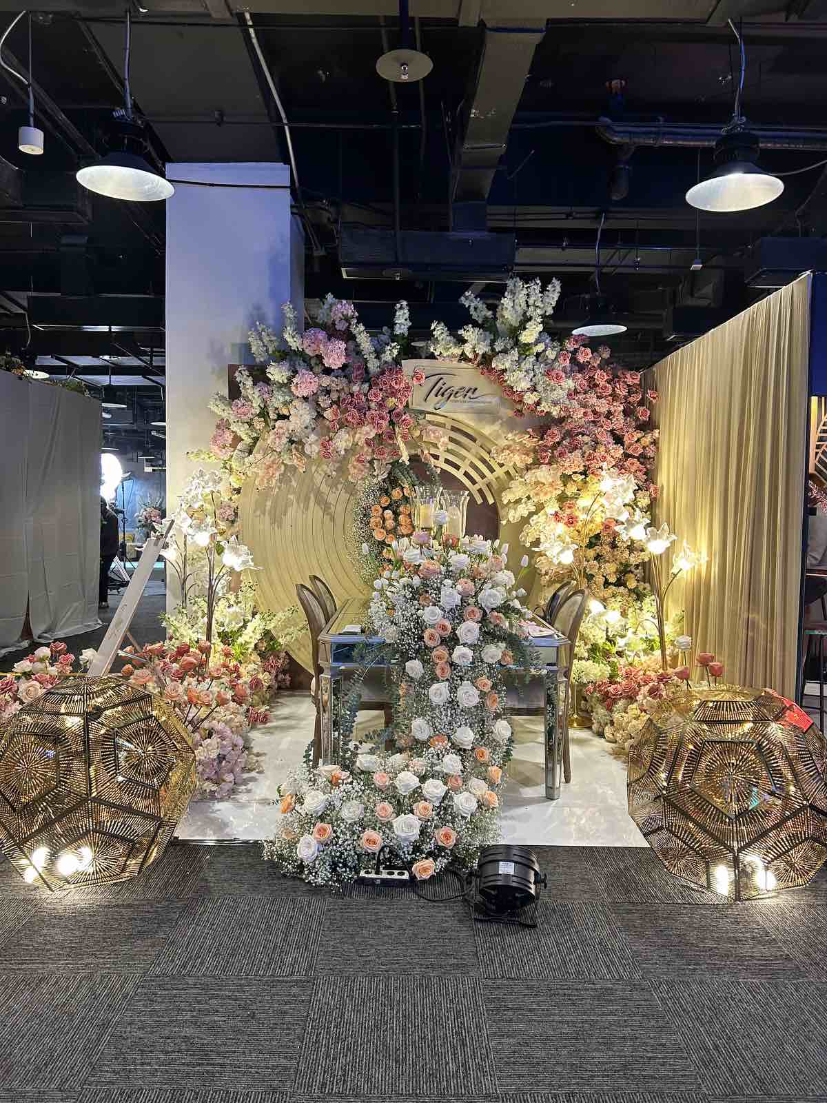 Red Carpet Rolled Out For Marriott Moments A-Fair 2024 Couples - Inspirations PH